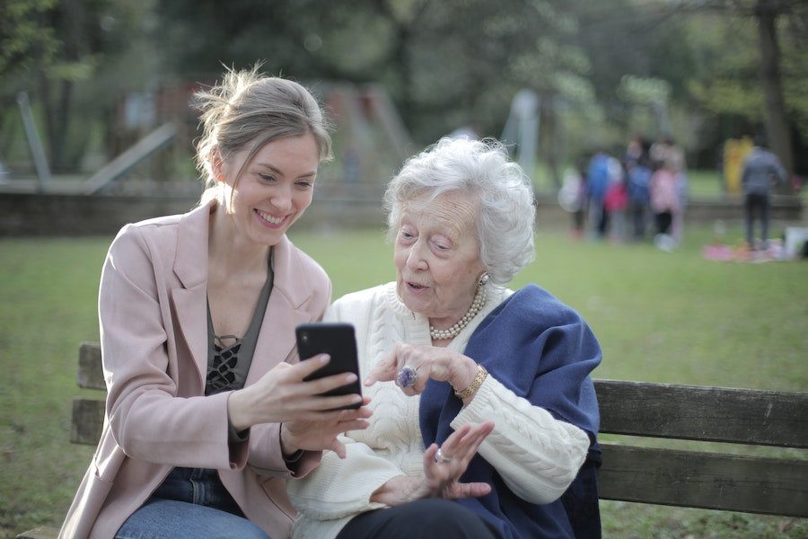 Caring for a Family Member with Dementia - Explaining How it Feels